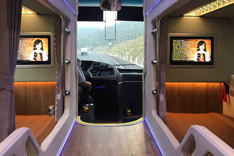 Private cabin bus from Sapa to Hanoi airport and city center | A21 Tours